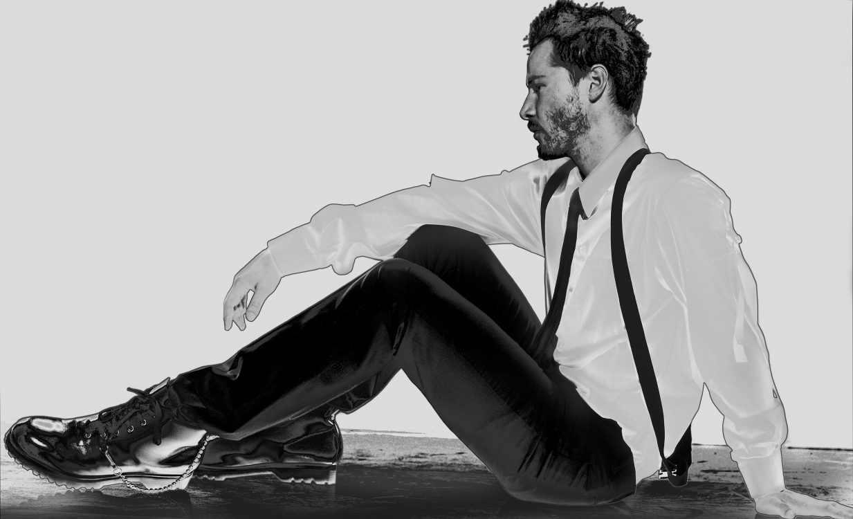 Keanu Reeves, Sitting by Markus Klinko | Printed Editions